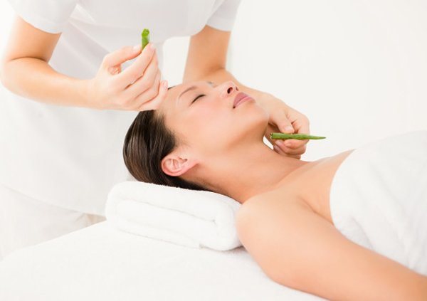 Mụn li ti: Nguyên nhân và Cách điều trị cực kỳ hiệu quả